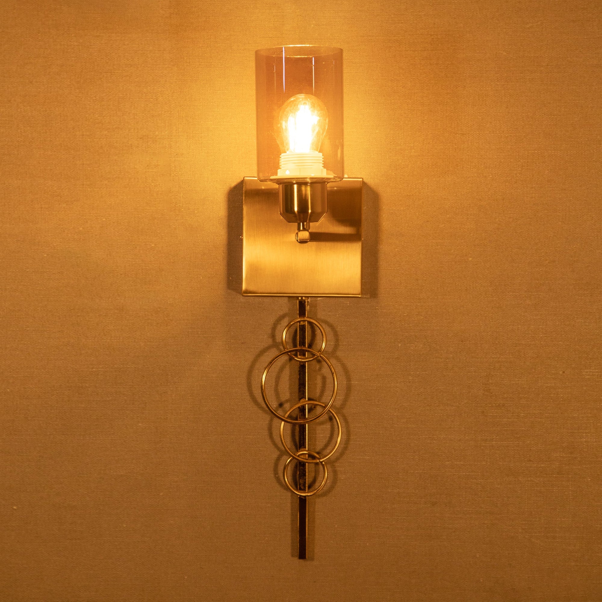 Blink Wall Light for the Classy Ones | LightsAndLiving